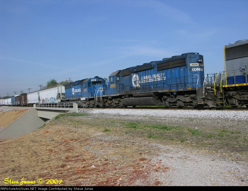 CSX 8809,8823